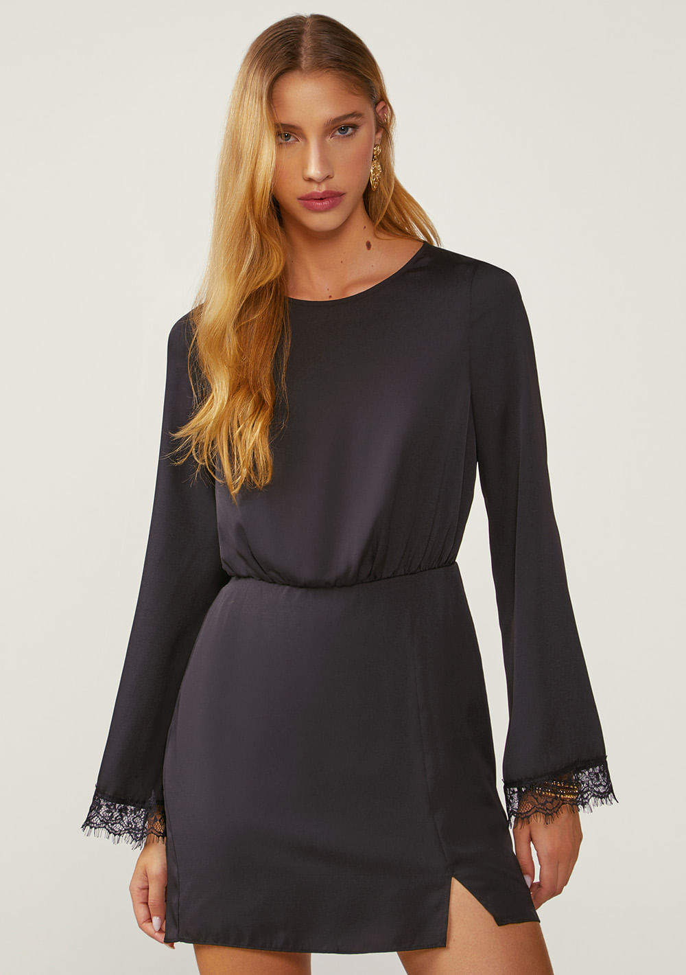 Vestido Zinco Solto Decote Canoa Manga Longa Curto Preto