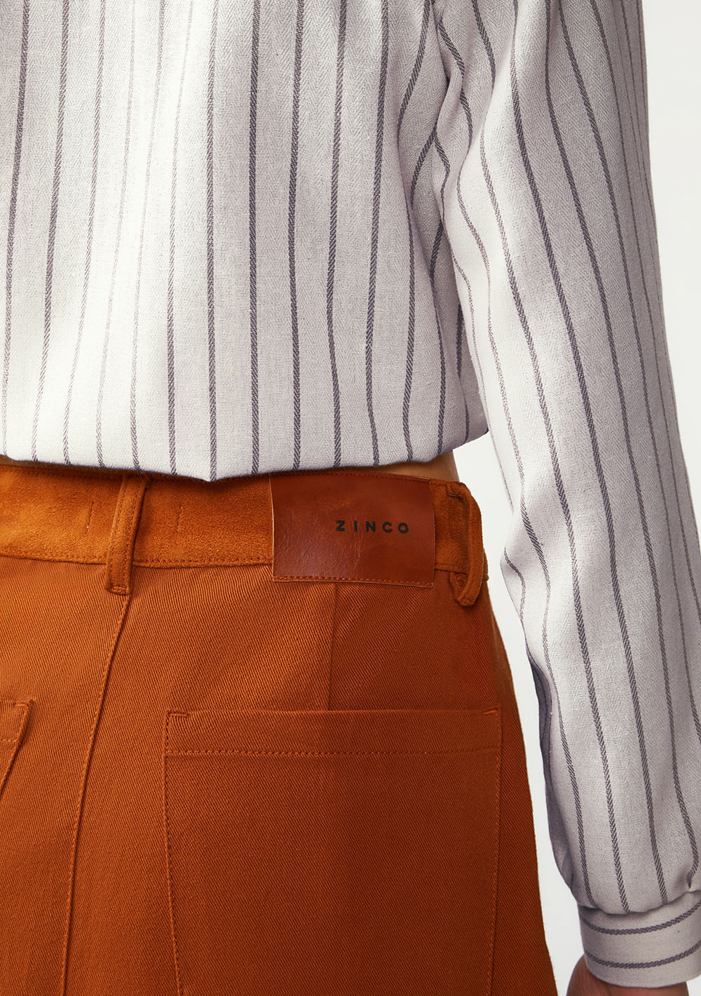 Saia Zinco Reta Alta Curta Marrom